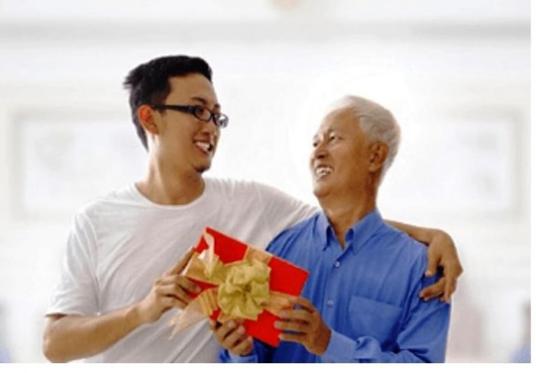 English Short, Moral Story “Beautiful Gift” for Kids and Children for ...